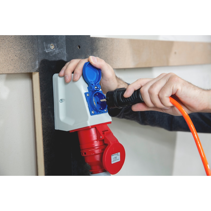 Plug-in connector, CEE combination, wall socket from eShop