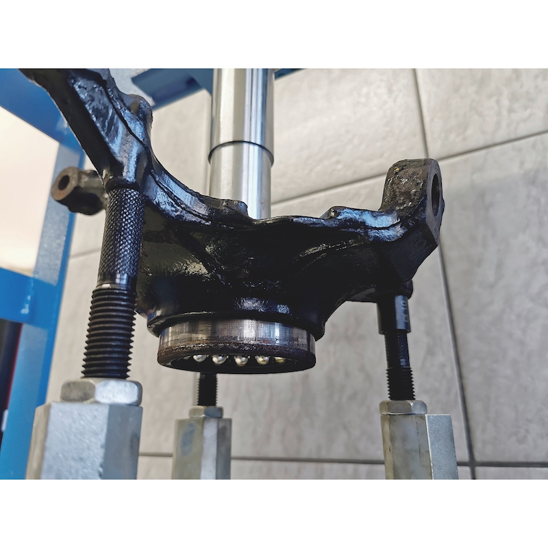 Buy Wheel bearing tool kit complete 24 pcs online